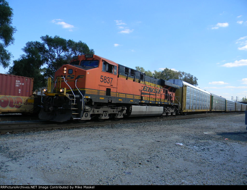 BNSF 5837
